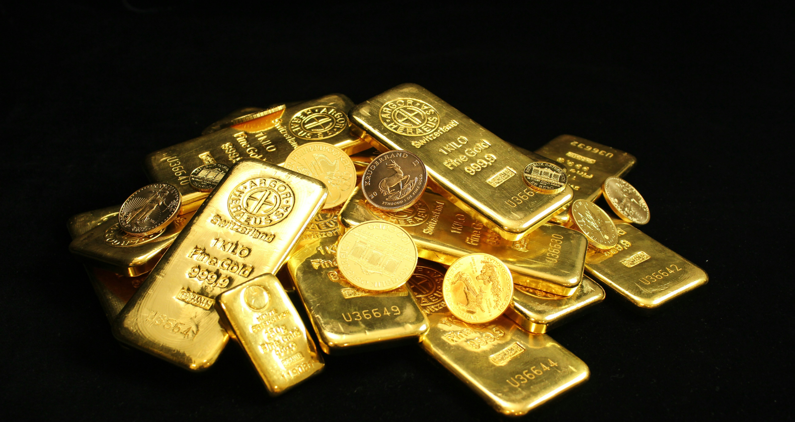 Buying Gold Bars vs Coins: Which is the best investment?